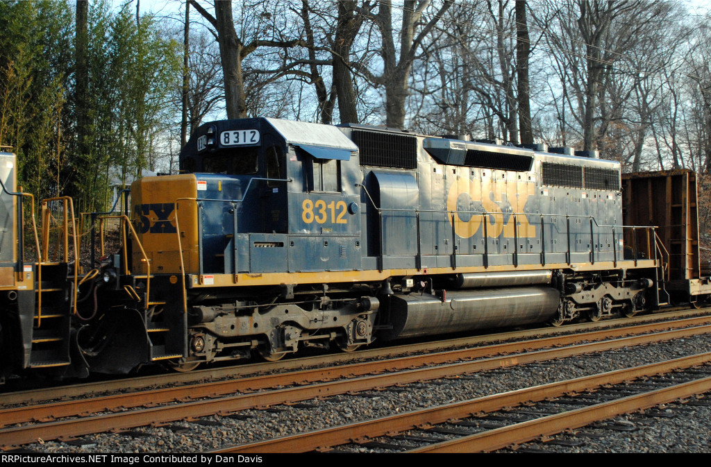 CSX SD40-2 8312 on Q410-01